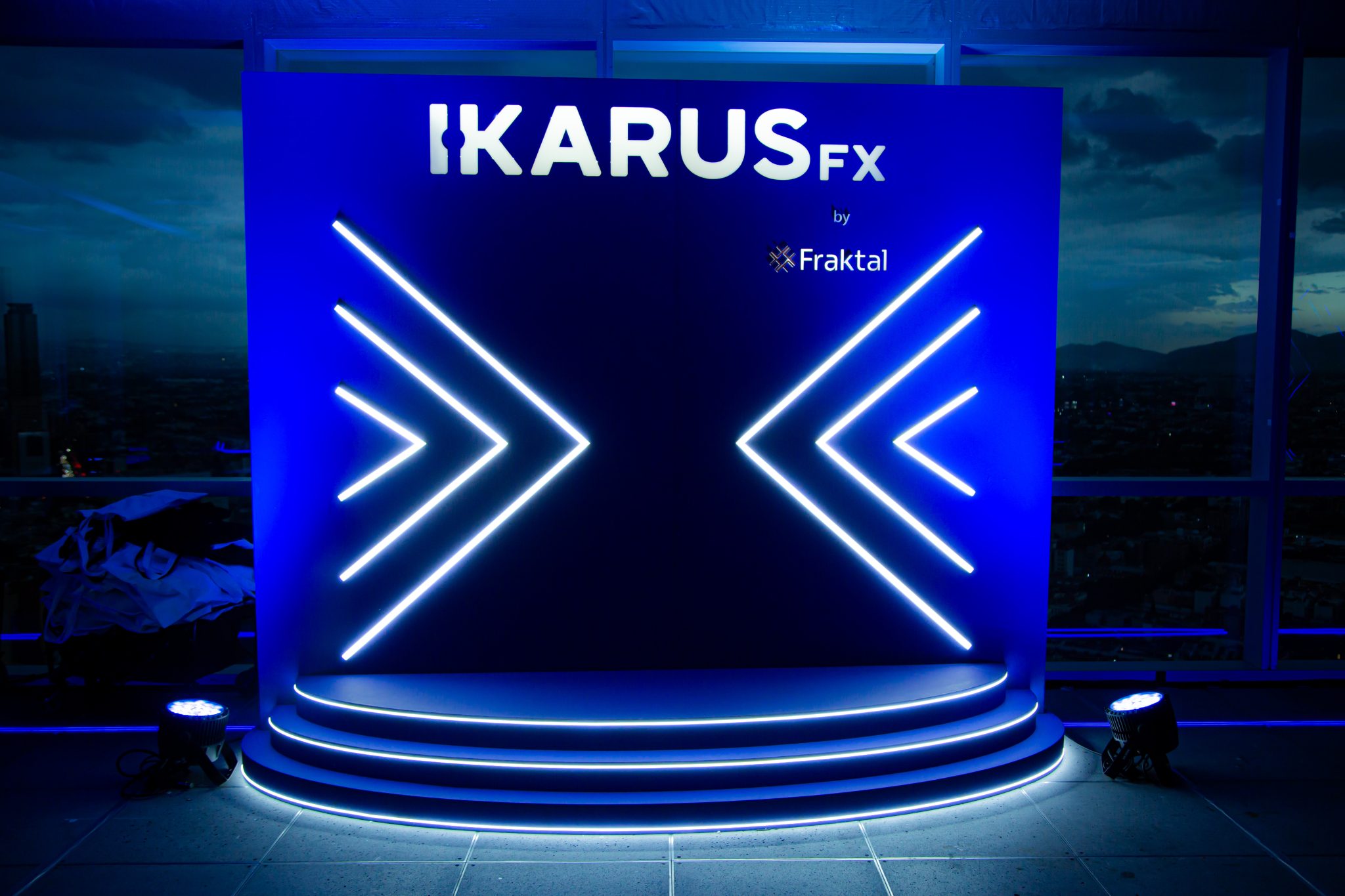 IKarus FX – Lleva tus inversiones a nuevas alturas.